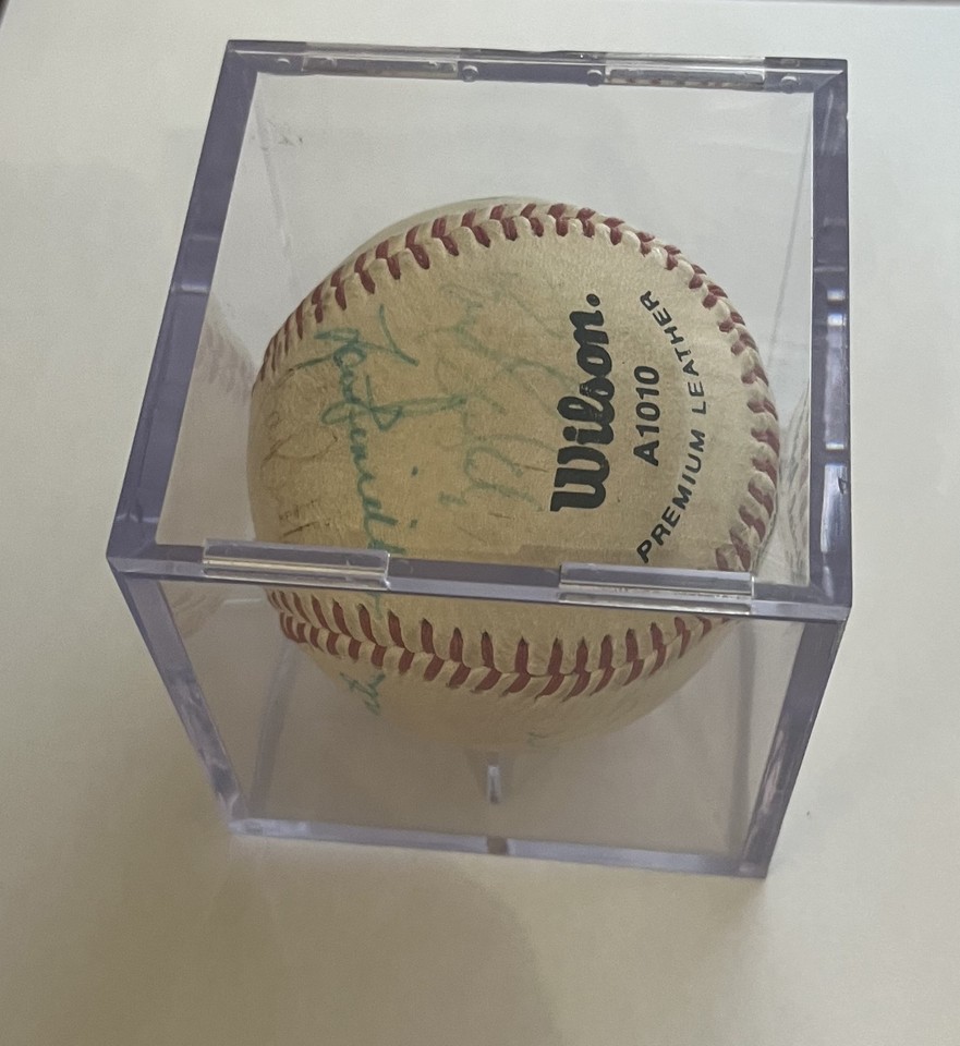 Autographed Baseball Billy Martin, Sparky, Baylor, Altobelli, Pags ...