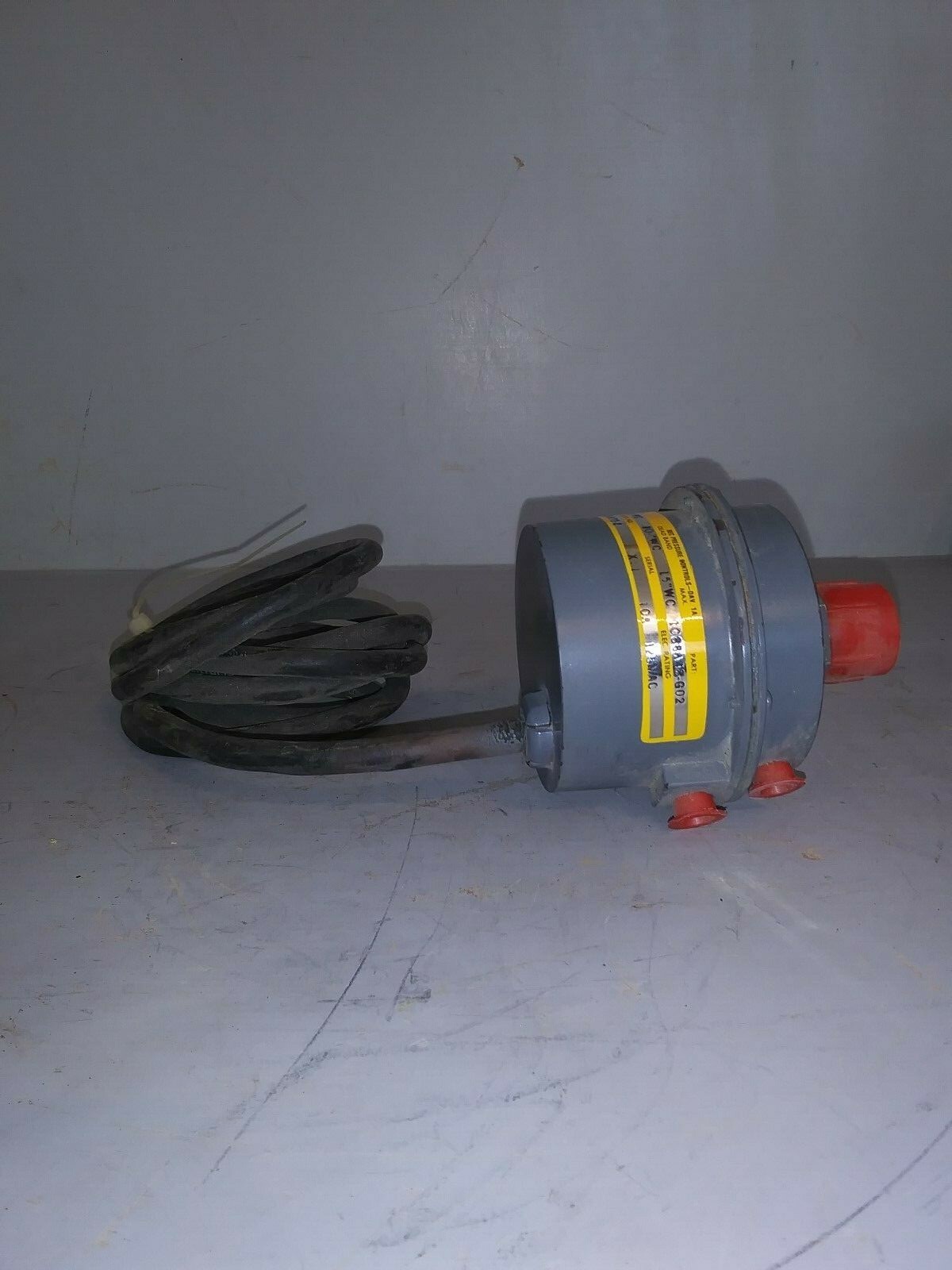 BEC Air Pressure Proving Switch, 125VAC, 10-R70-2, 1088A, 48-G02 | eBay
