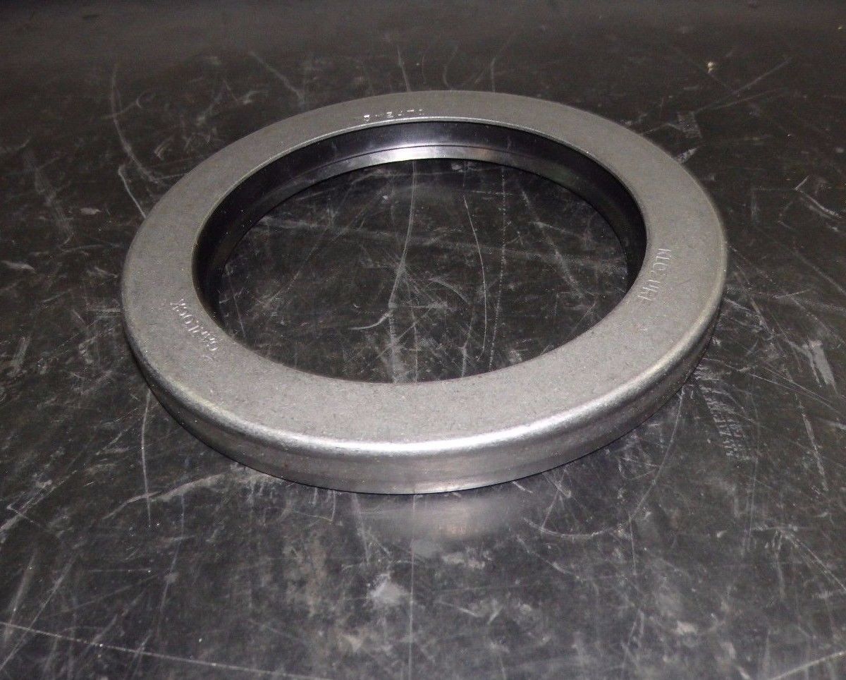 Garlock Klozure 21086-2471 Nitrile Oil Seal 3.75" .125" x 0.5" for sale ...