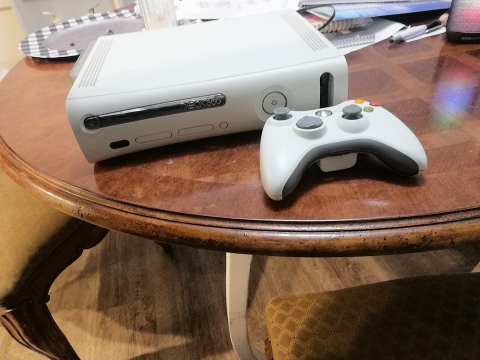 Microsoft Xbox 360 Arcade Launch Edition 500GB Matte White Console | eBay