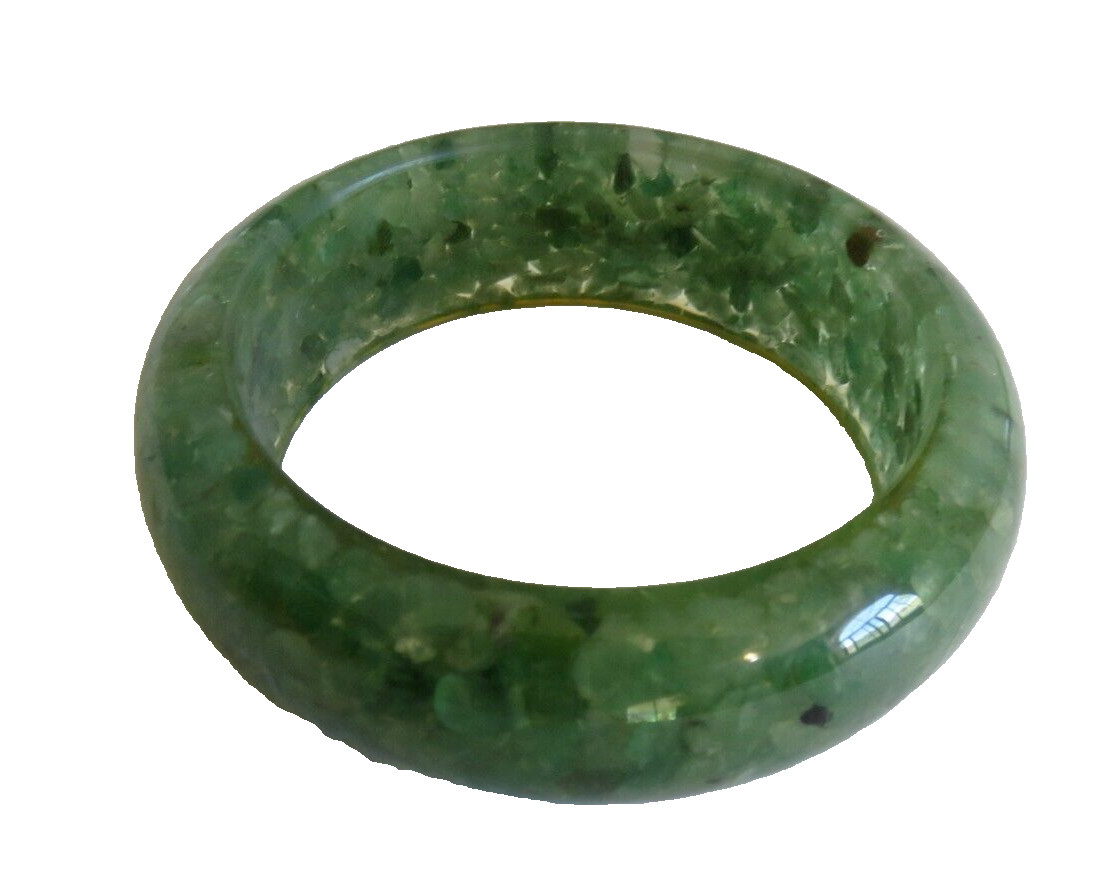 Green Jade Chip 1" Wide Smooth Bangle Bracelet