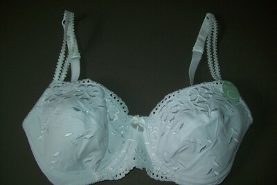 NEW DAMART PADDED BRA 32C WHITE | eBay UK