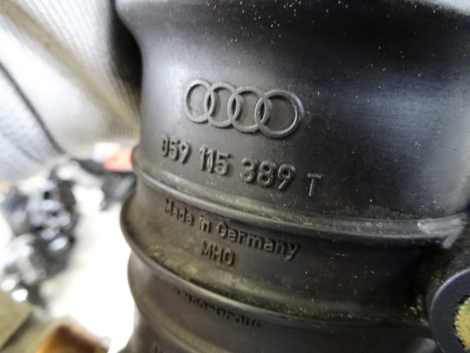 original Audi Q7 4M A4 8K A6 A7 4G Ölfiltergehäuse Ölkühler Gehäuse ...