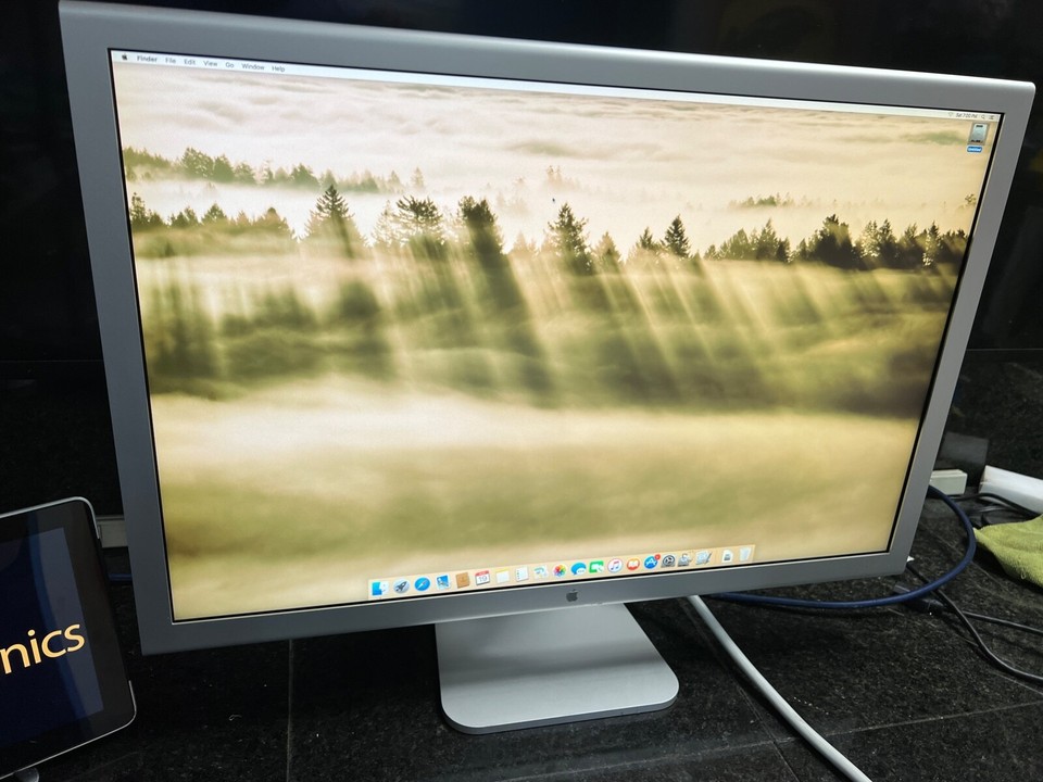 Apple 30" Inch Cinema HD Display (2560 x 1600) with Power Adapter- | eBay