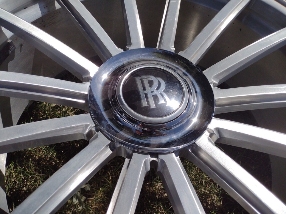 24" Staggered Rolls Royce (RR) Wraith Custom Forged Formula Wheels ...