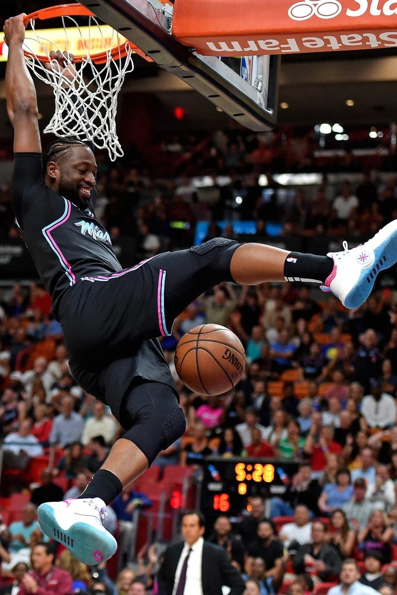 Dwyane Wade Dunking