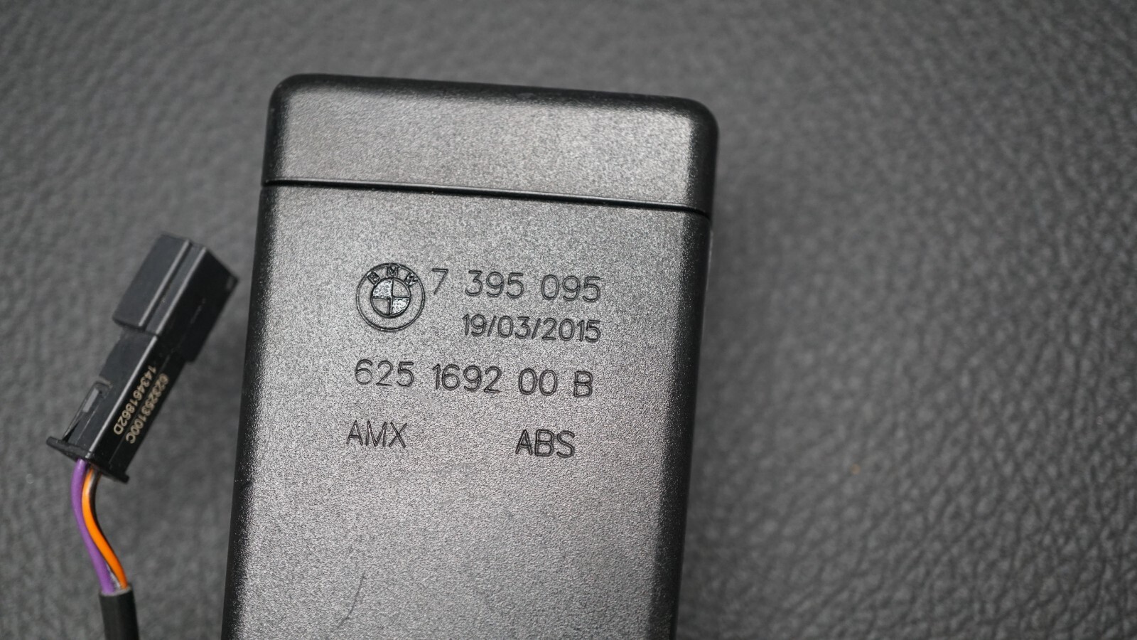 GENUINE BMW X6 F16 X6M F86 REAR LEFT SEAT BELT BUCKLE 7395095 / ...