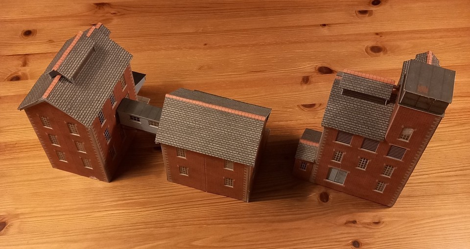 Brewey Complex / 3 Storey Factory Buildings (prebuilt Superquick) OO ...