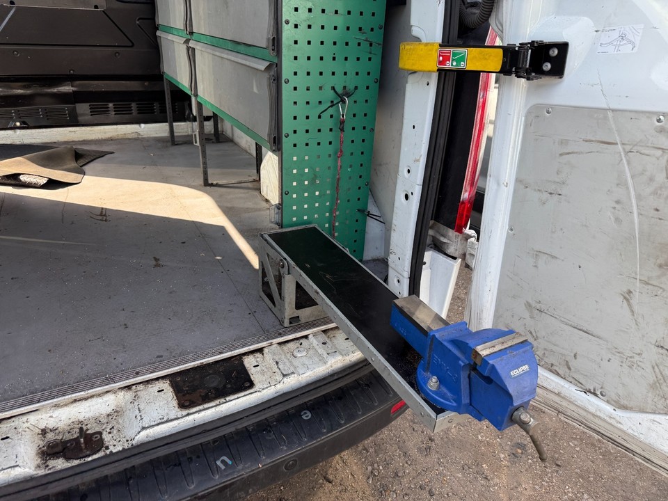 VAN RACKING SHELVING BOTT SORTIMO VAN SHELVING SHELVES WORKSHOP VICE ...