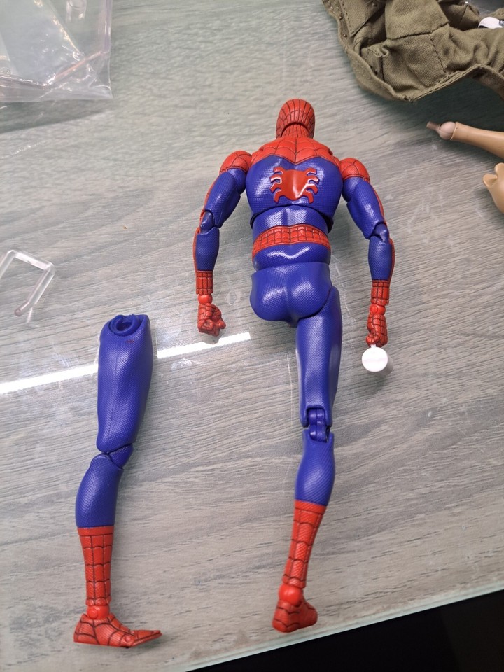 Mafex 235 Peter B Parker Spider-man broken action figure | eBay