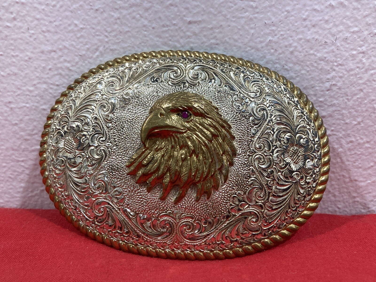 CRUMRINE Western Bald Eagle Ruby Red Eye Etched Desig… - Gem