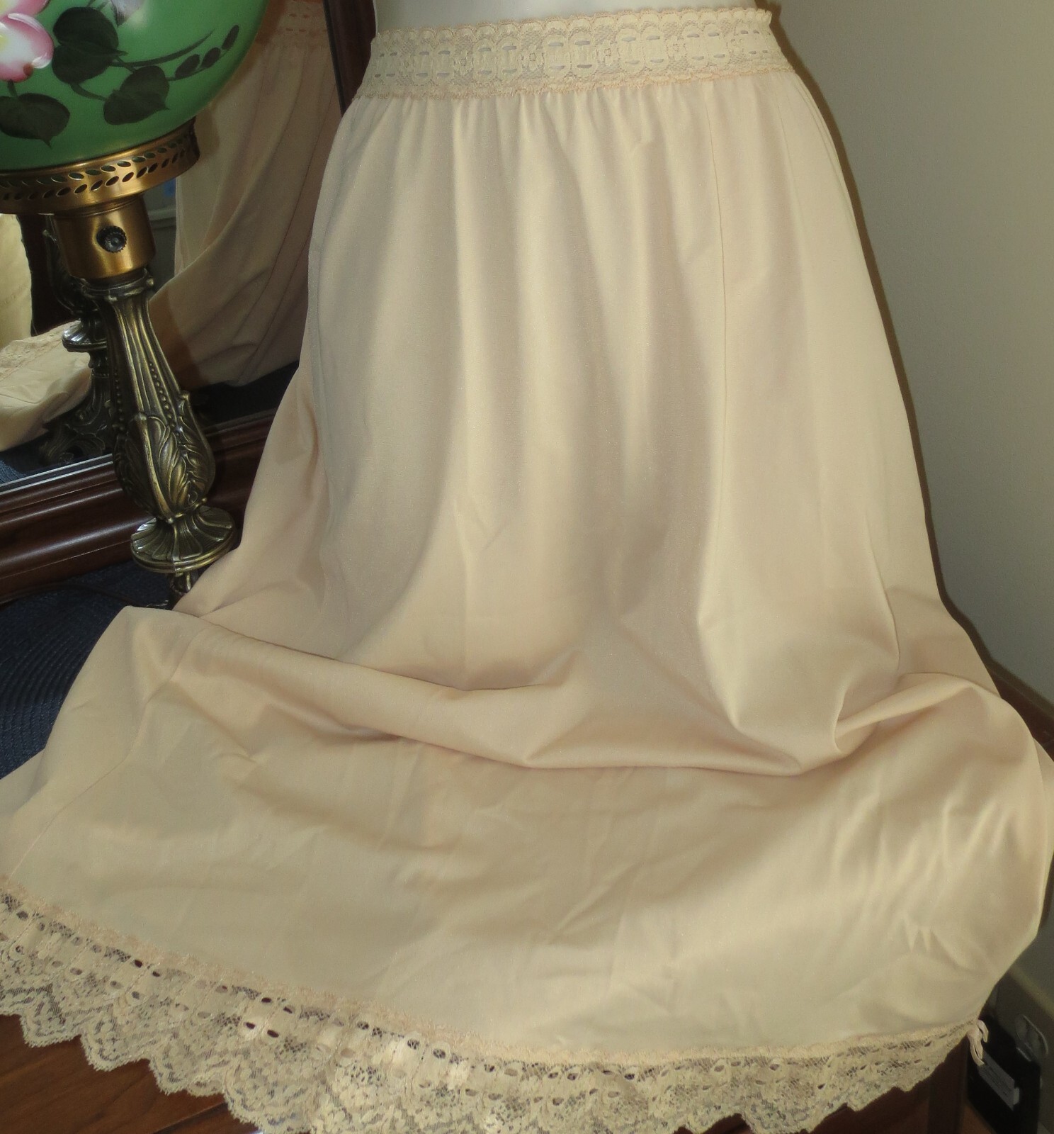 OLGA SECRET HUG A LINE style 963T 1970s LINGERIE hal… - Gem