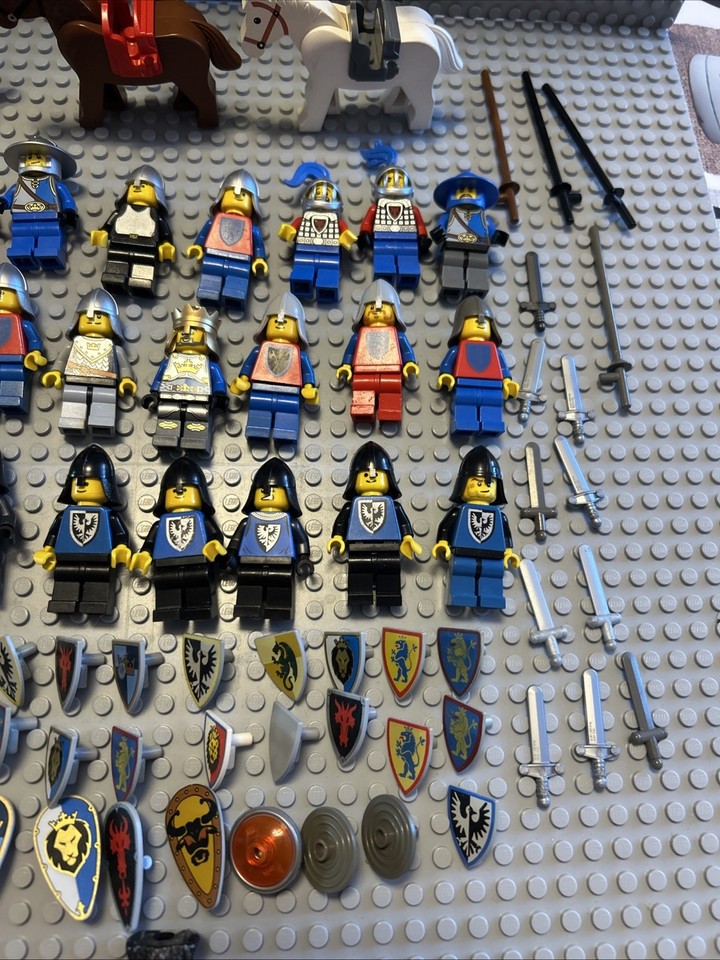 Riesiges Lego Ritter, Knights, Falcon Ritter Konvolut mit Pferde ...