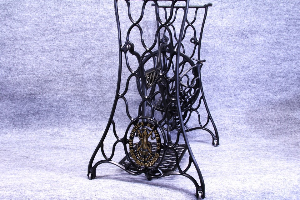 SINGER CAST IRON TREADLE SEWING MACHINE CABINET BASE STAND "RESTORED ...