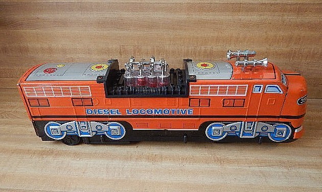 Vintage Tin Diesel Train Locomotive Taiwan Fu Yi Toy Battery Operated ...