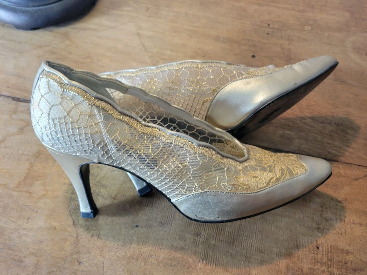 Vintage Stuart Weitzman Gold Mesh Metallic High Heels Vintage Stuart Weitzman Gold Mesh Metallic High Heels