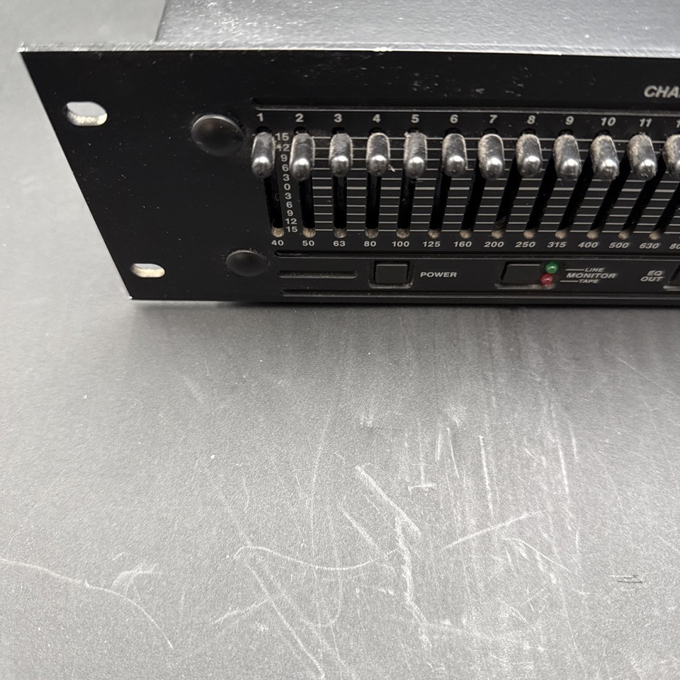 Soundcraftsmen Pro-EQ 44 C-Mos Differential/Comparator Third-Octave ...