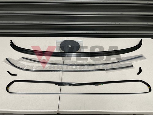 Rear Windscreen Moulding, Fastener & Dam Kit to suit Nissan Skyline R32 ...