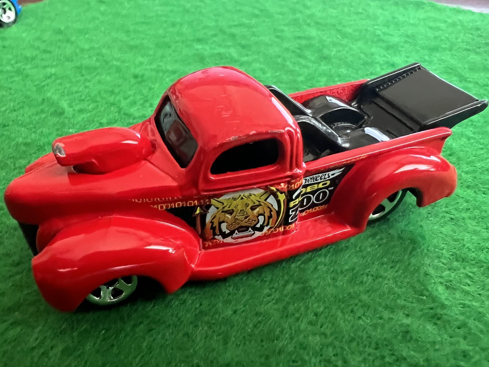 3 Hot Wheels ROBO ZOO Cars / 1957 Chevy, 1940 Ford Truck, and a Blue ...