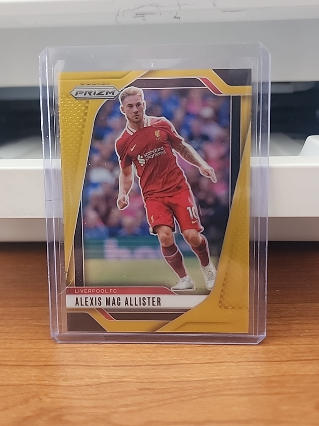 Alexis Mac Allister 2024 Prizm Premier League #3 Center Stage - Gold ...