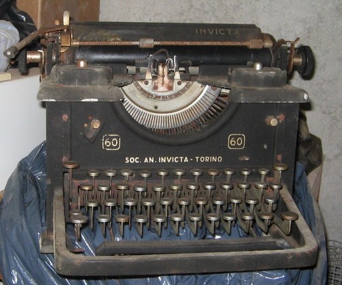 MACCHINA DA SCRIVERE ANTICA INVICTA 60 - DA RESTAURARE | eBay