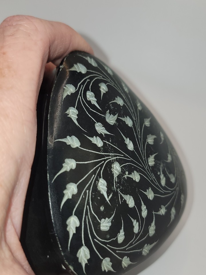 VTG Black Soap Stone W/Hand Carved Flowers-Triangle Trinket Box W/lid ...