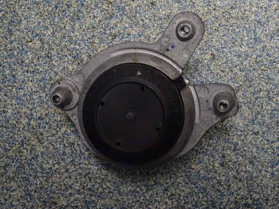 Engine Mount Mercedes C 205 Holder Right A2052407700 | eBay