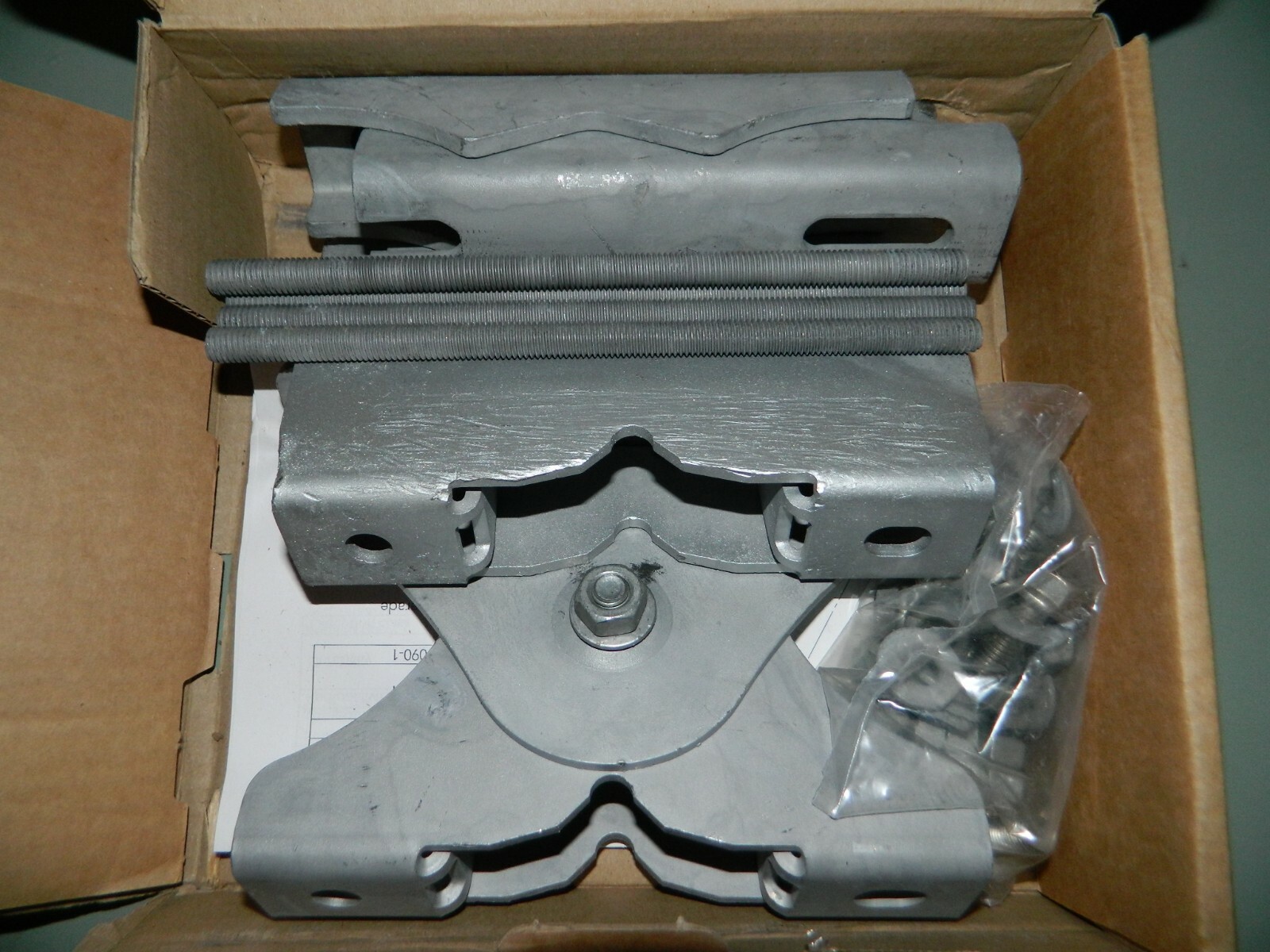 NEW Ericsson SXK1072869/1 Mafi Single RRU Support Steel Mount 4020 kit ...