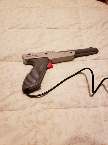 1985 Classic Nintendo NES Grey Light Zapper Gun | eBay