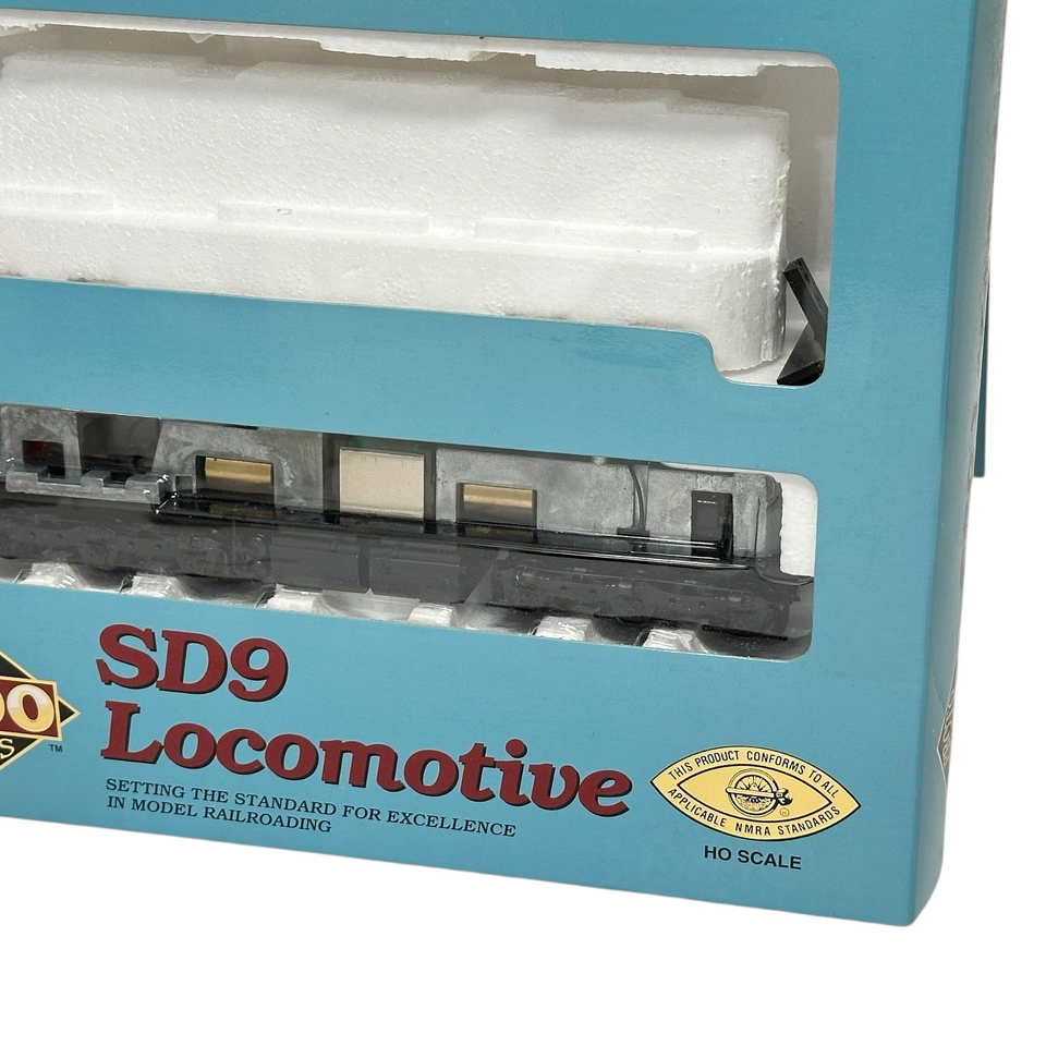 PROTO 2000 HO SCALE CHICAGO & NORTH WESTERN SD9 DIESEL LOCOMOTIVE #1723 ...