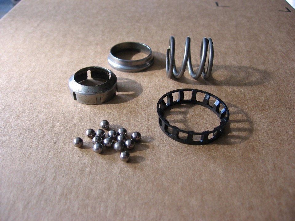 👉GM Chevy Buick Olds Cadillac G-BODY Tilt Steering Column Upper Bearing ...