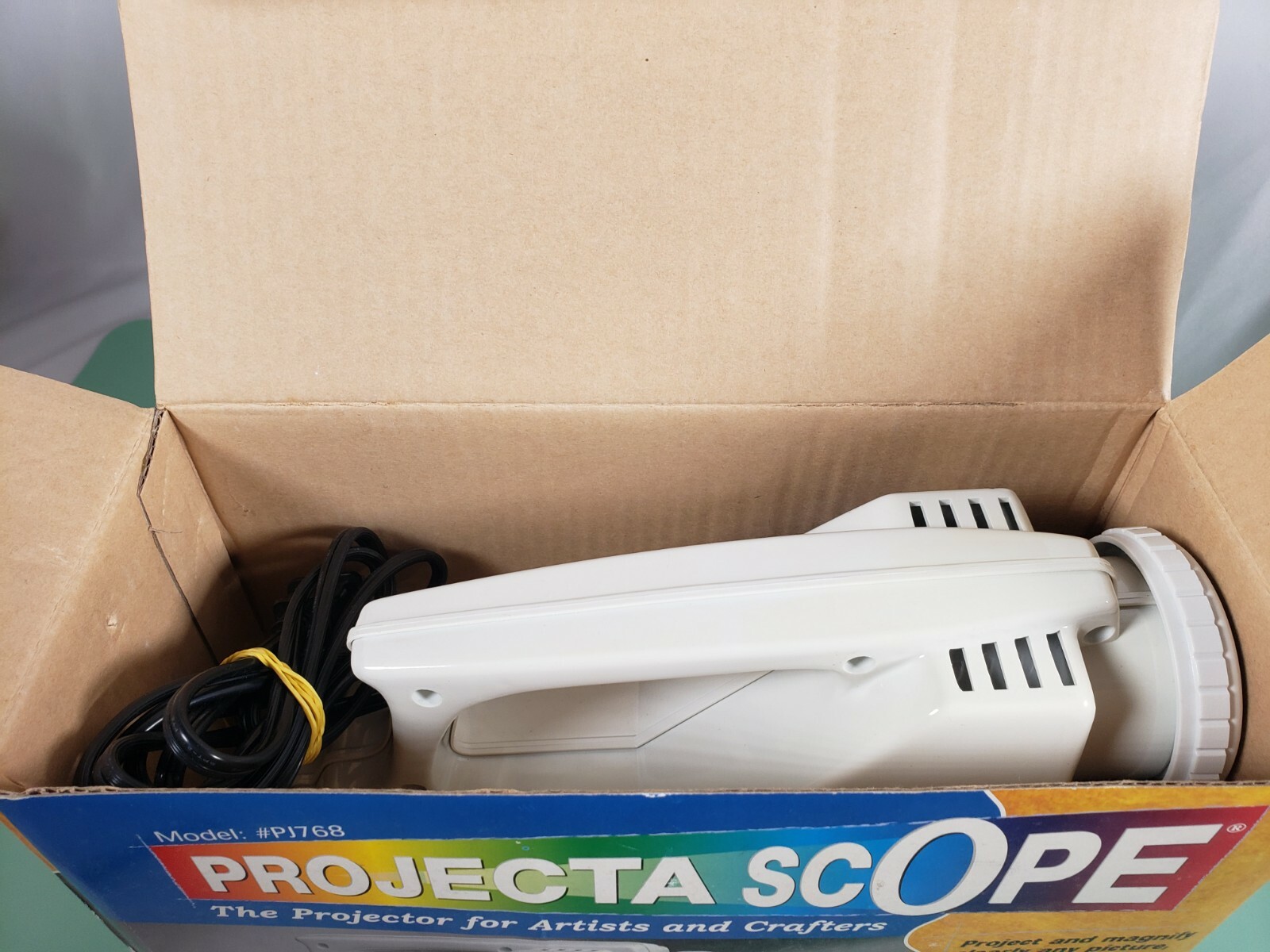Projecta Scope Model PJ768 Projector For Artists, Hobbyists and ...