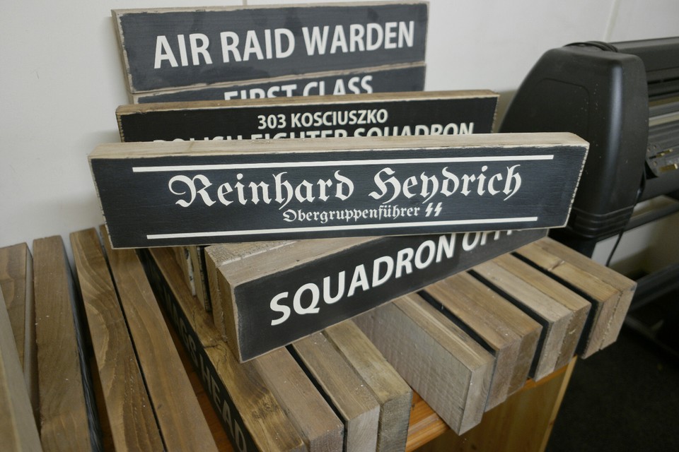 PARCELS OFFICE vintage style solid wood sign Wall Plaque antique old | eBay