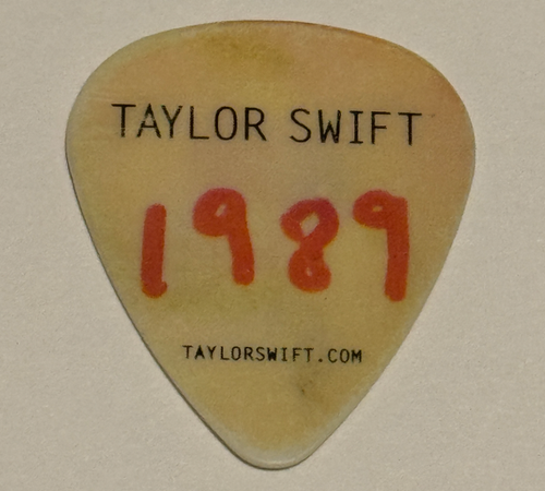 TAYLOR SWIFT Guitar Pick 1989 Tour STAGE CONCERT Plectrum Artist Issued ...