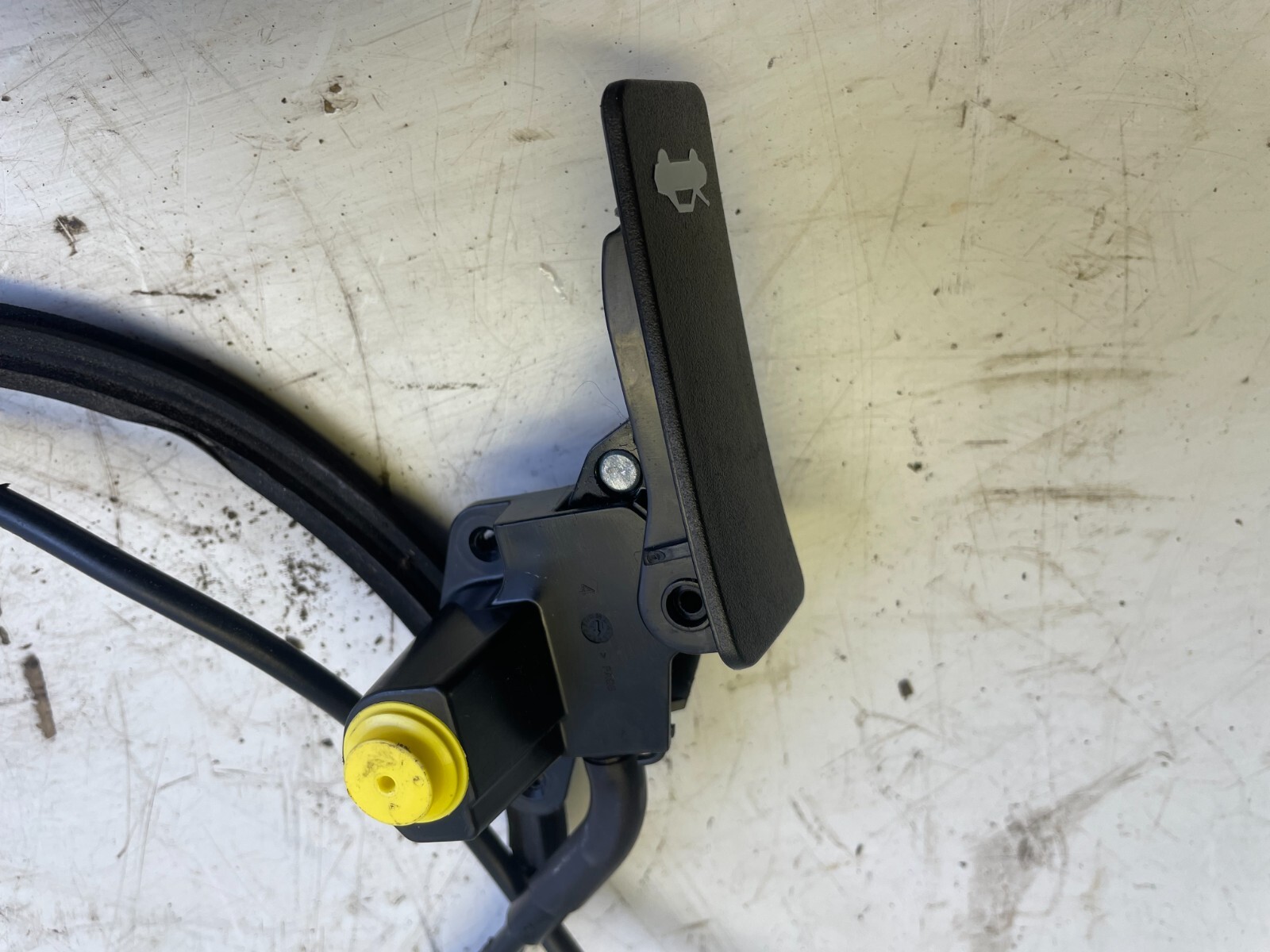 FIESTA BONNET HOOD RELEASE CABLE + HANDLE H1BB-16C657-AD 2017 2018 2019 ...