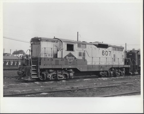 Reading RR EMD GP7 RS-3 diesel locomotive #607 photo | eBay
