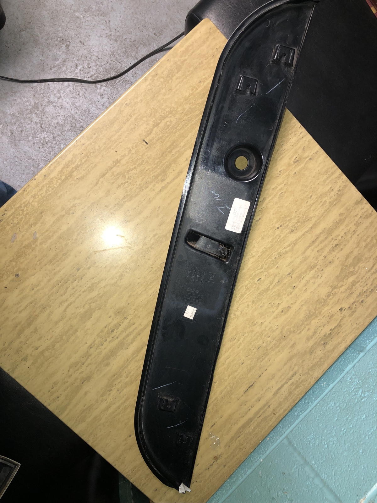 OEM 15-18 ESCALADE/TAHOE/YUKON REAR SPOILER WIPER HATCH ARM COVER ...
