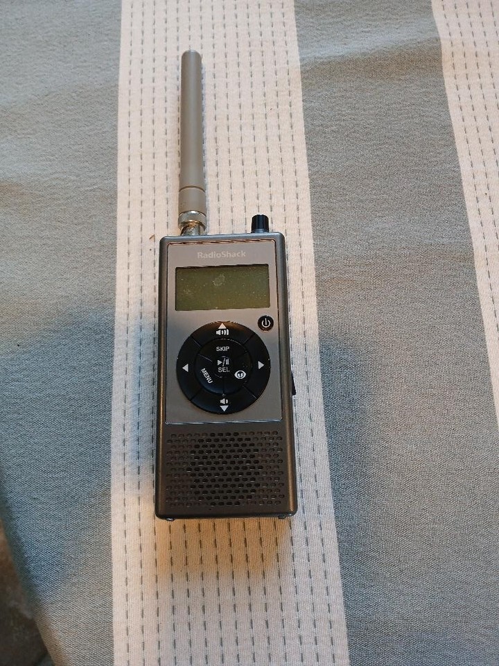 POLICE SCANNER RADIO SHACK PRO SCAN, ISCAN #107 HANDHELD TRUNKING ...