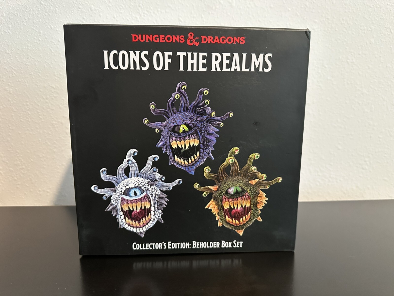 Dungeons & Dragons Icons of the Realm Collector's Edition: Beholder Box ...