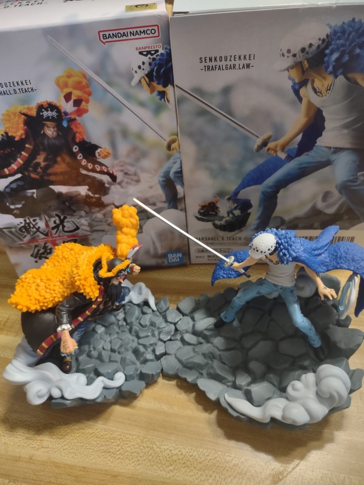 Room! One Piece 2-Piece Figure Set! TRAFALGAR D WATER LAW & BLACKBEARD ...