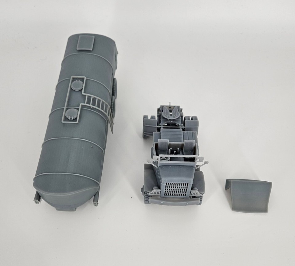 1:35 WW2 US Army Ww2 Autocar Tractor With Fuel Trailer | eBay