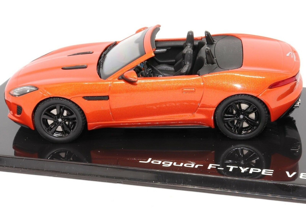 재규어 F 타입 컨버터블 오렌지 2016 Jaguar F Type