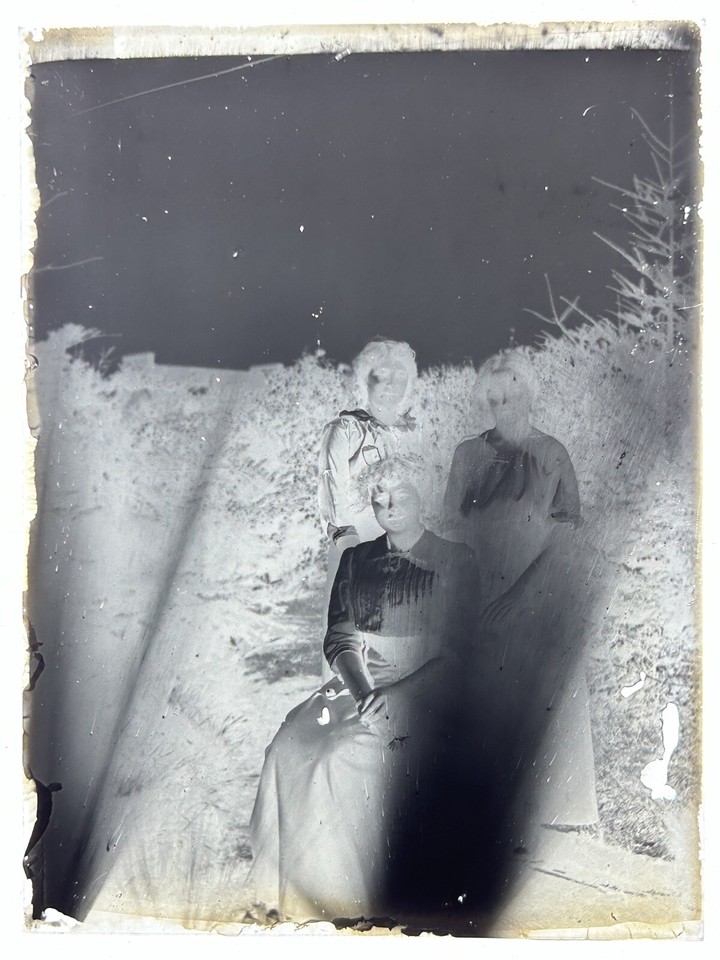 Three Women Fashion C1910 Photo Negative Light Effect Vintage Plate ...