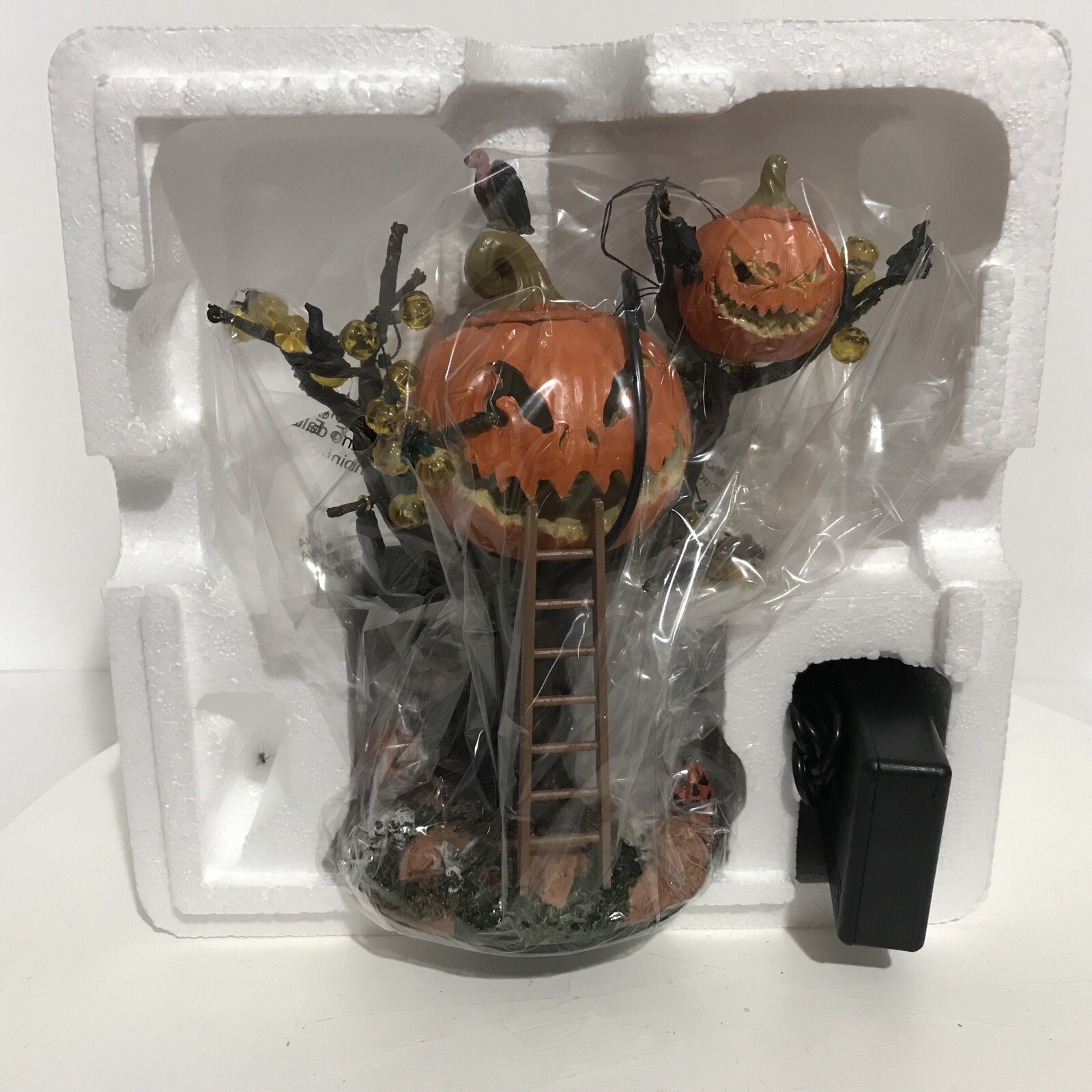 Lemax Spooky Town - New In Box - Pumpkin Tree House #14856 Halloween ...