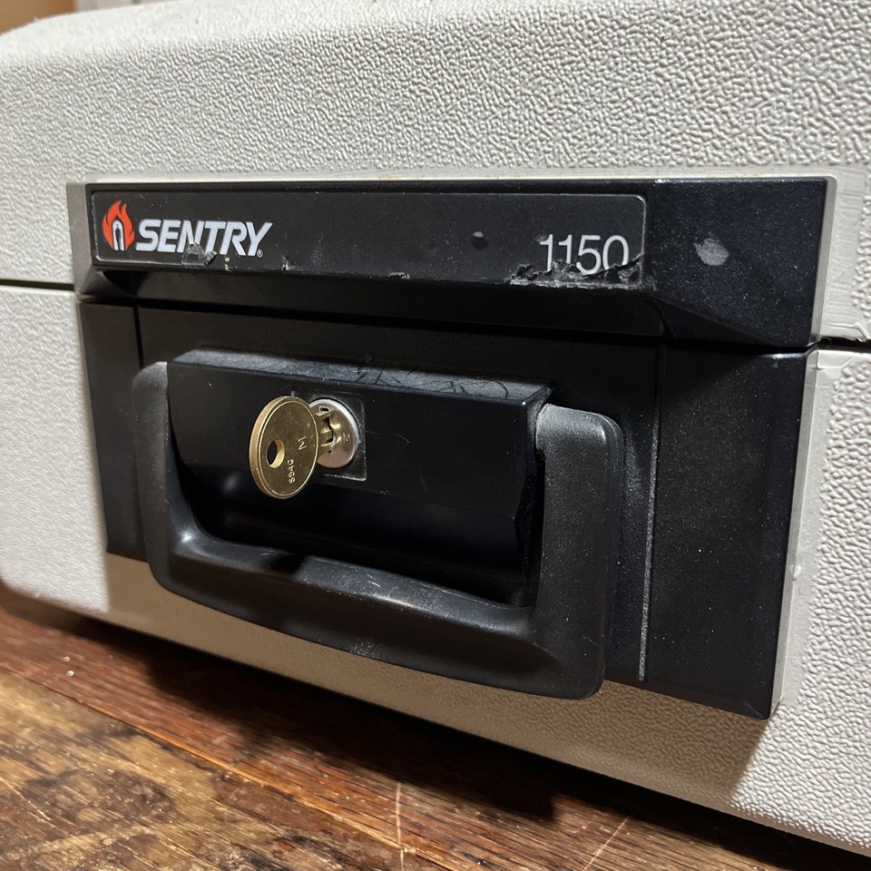 SENTRY 1150 Fireproof & Waterproof Safe Chest Lock box Portable Safety ...