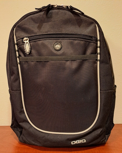 Ogio Carbon Backpack w/ Audio Pocket Headphone Port Padded Back - Black ...
