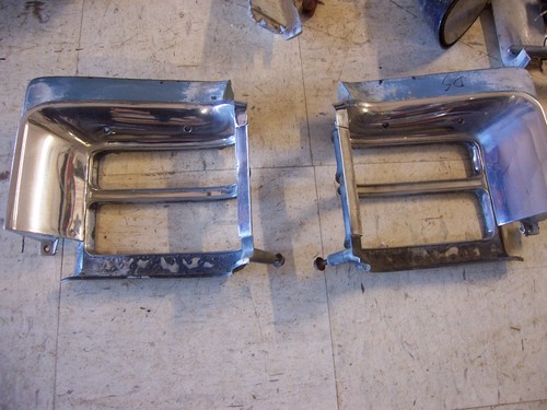1967 buick riviera front turn signal bezels,housing,parking light ...