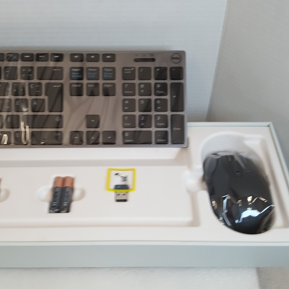 New Dell Premier Wireless Keyboard and Mouse - KM717-GY-CAN MU Sealed ...