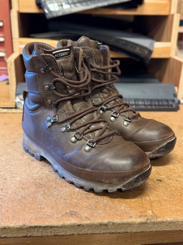 British Army Issue Ladies Female Woman's AltBerg Defender Boots Size 5L ...