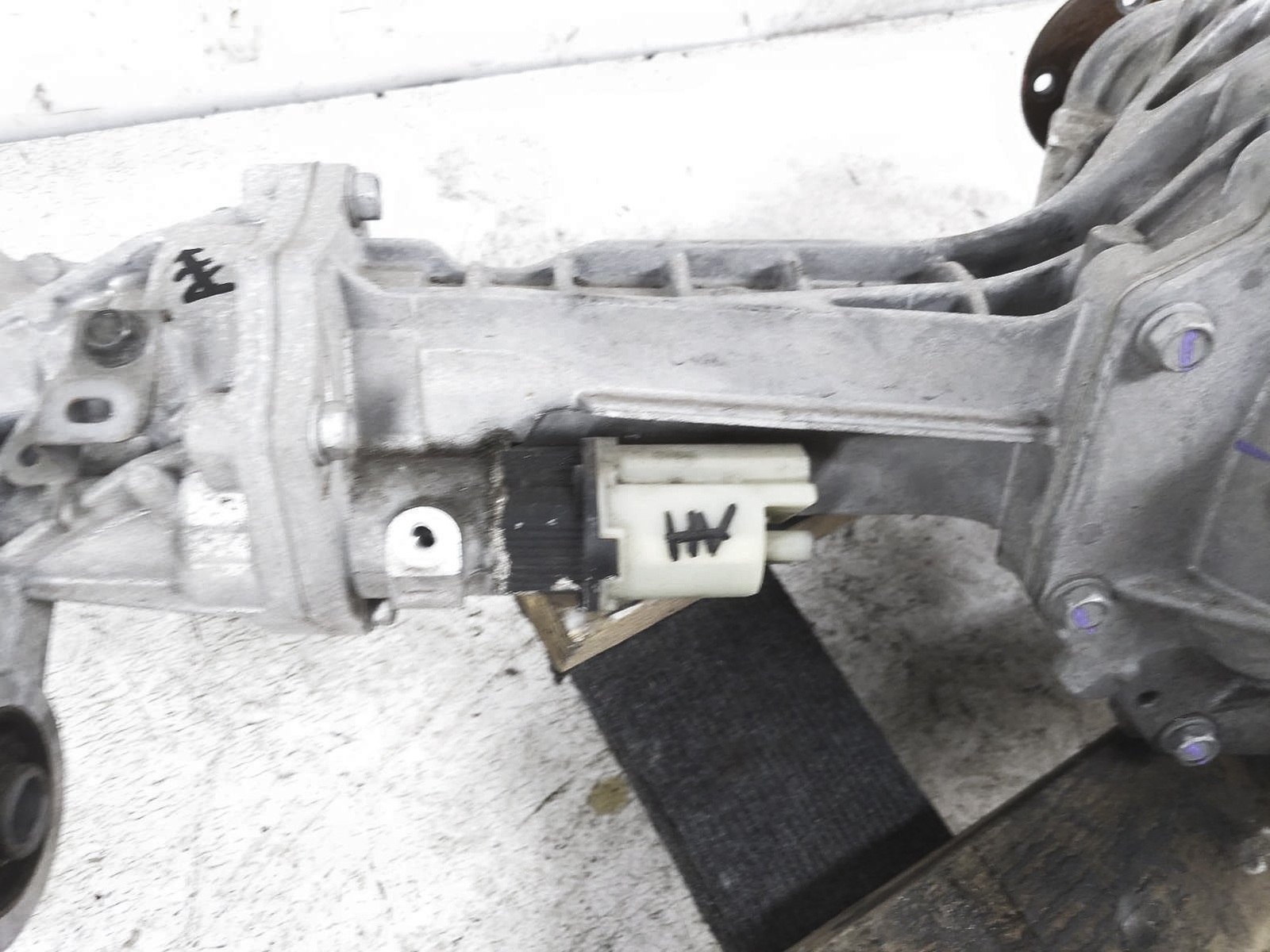 2020-2021 Nissan Titan 4X4 Front Differential Carrier Case 38500-9Fv2a | eBay